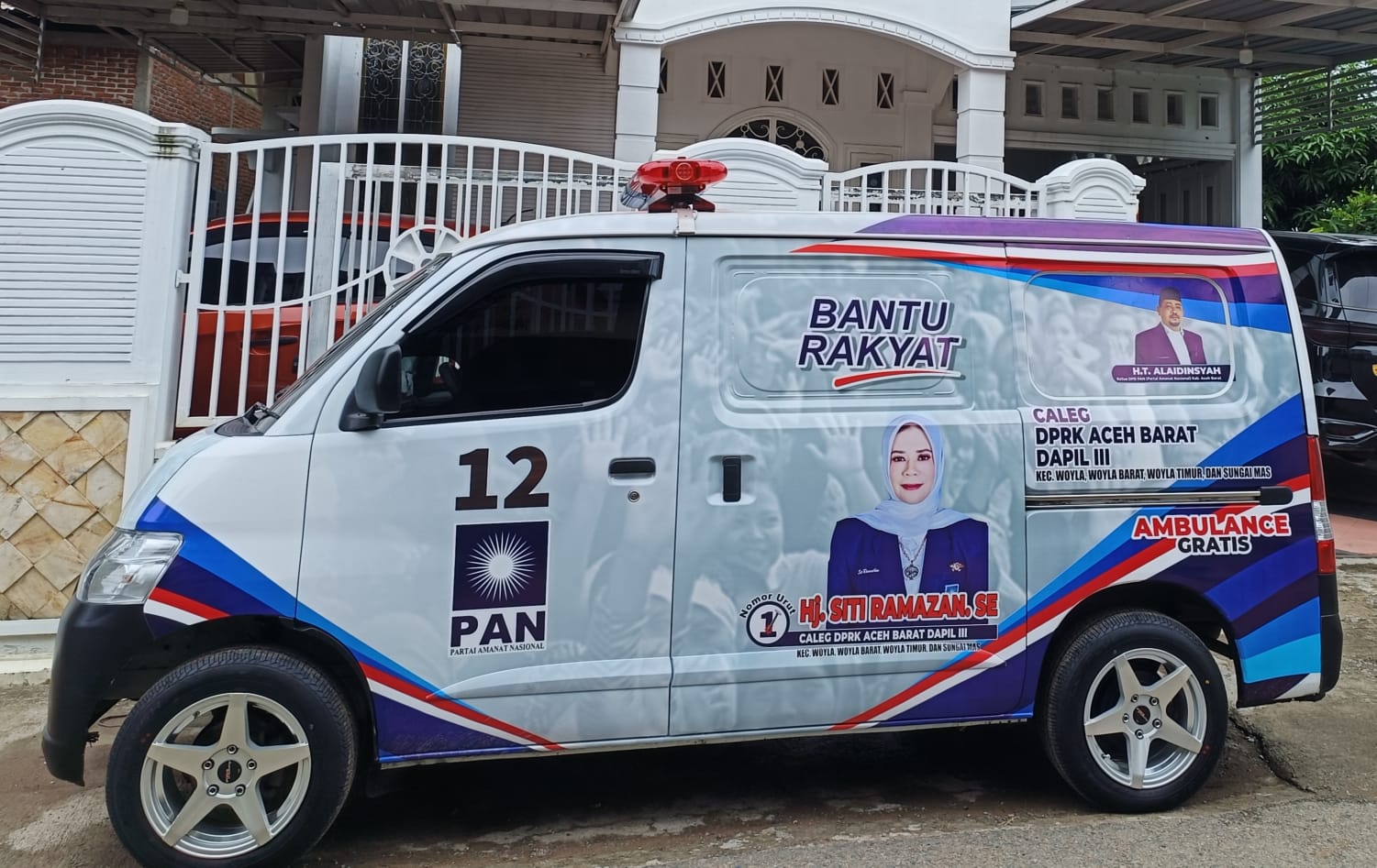 Caleg PAN Dek Ti Luncurkan Ambulans Gratis untuk Warga Aceh Barat